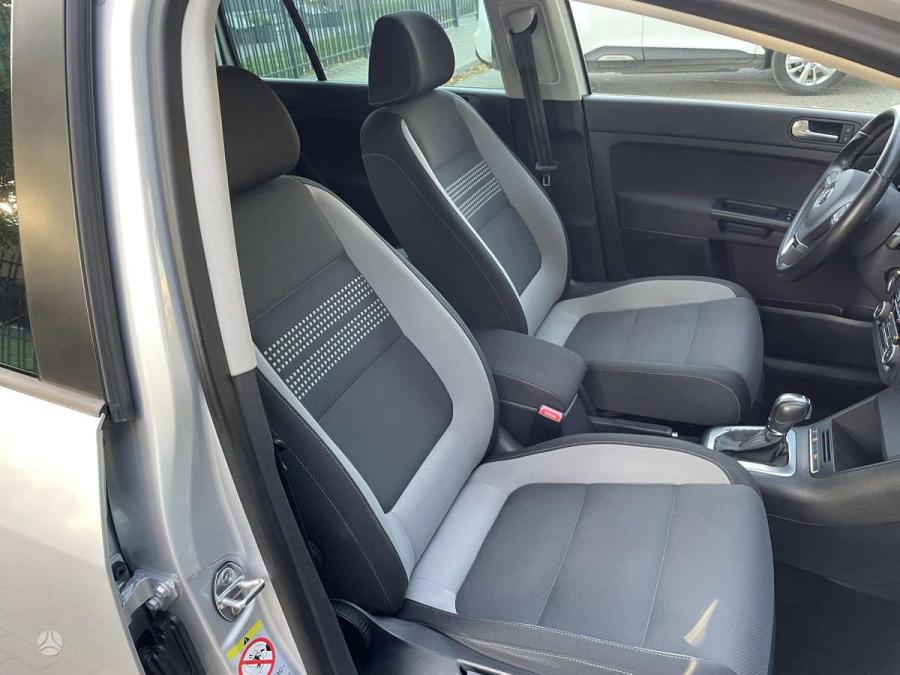 Grey Volkswagen Golf Plus 2013 in Kaunas, with an engine capacity of 1.60 L and mileage of 101 thousand km for 6590 €, photo 16 on AUTOMOTO.COM.LV