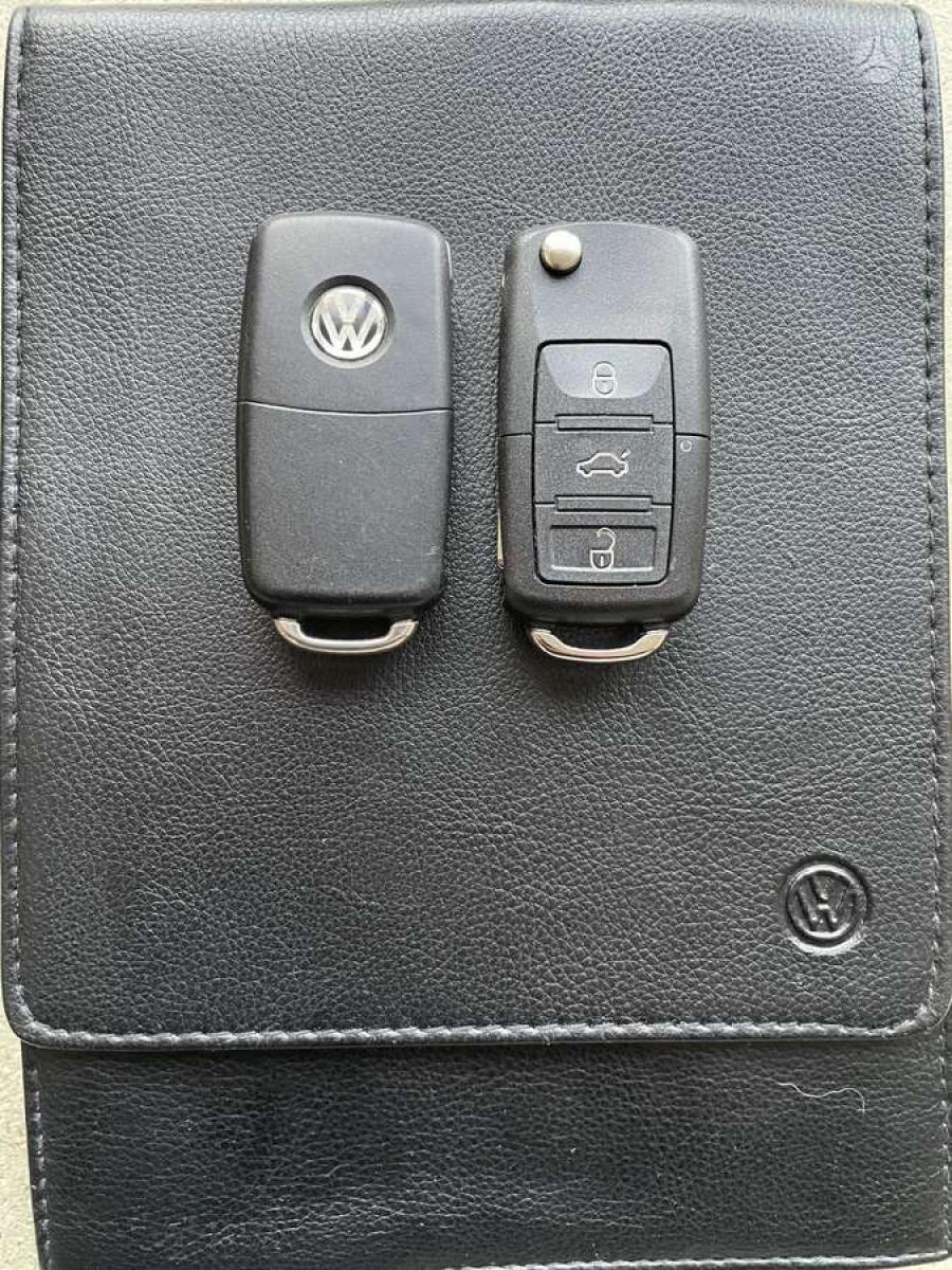 Grey Volkswagen Golf Plus 2013 in Kaunas, with an engine capacity of 1.60 L and mileage of 101 thousand km for 6590 €, photo 33 on AUTOMOTO.COM.LV