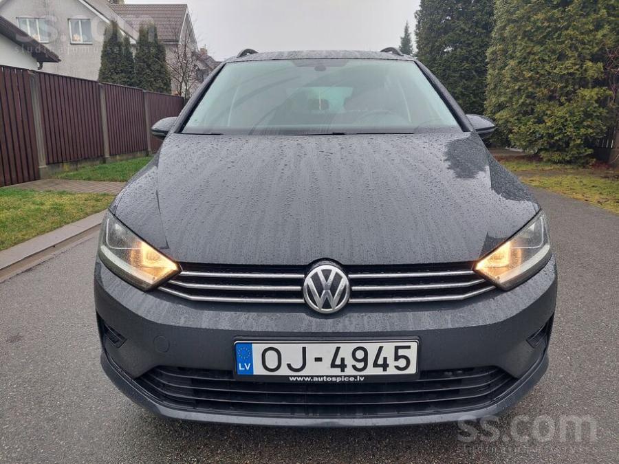 Grey Volkswagen Golf Plus 2015 in Riga, with an engine capacity of 1.60 L and mileage of 0 thousand km for 6995 €, photo 3 on AUTOMOTO.COM.LV