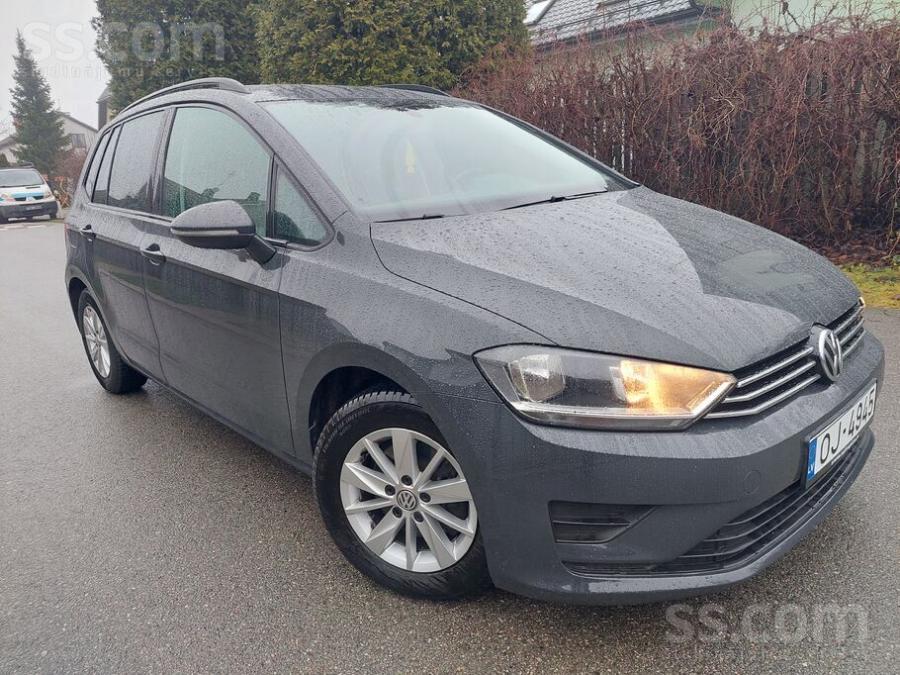 Grey Volkswagen Golf Plus 2015 in Riga, with an engine capacity of 1.60 L and mileage of 0 thousand km for 6995 €, photo 4 on AUTOMOTO.COM.LV