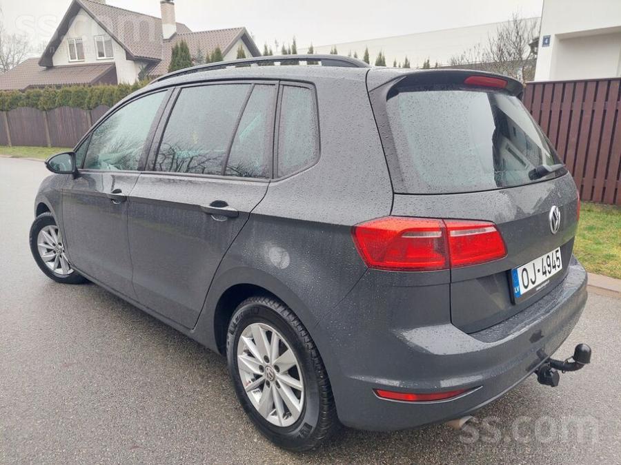 Grey Volkswagen Golf Plus 2015 in Riga, with an engine capacity of 1.60 L and mileage of 0 thousand km for 6995 €, photo 9 on AUTOMOTO.COM.LV