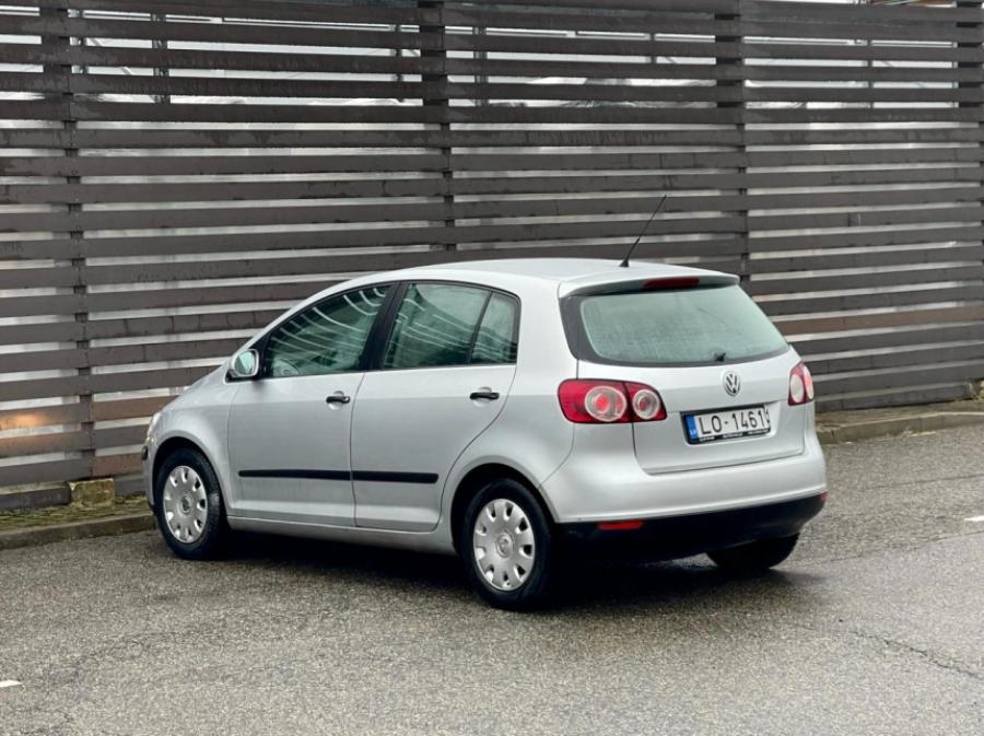 Pelēks Volkswagen Golf Plus 2005 Rīga, ar dzinēja tilpumu 1.90 L un nobraukumu 0 tūkst. km par 2600 €, foto 5 vietnē AUTOMOTO.COM.LV
