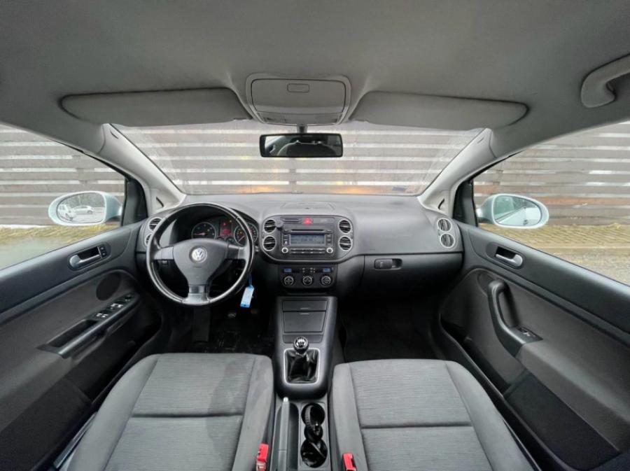 Pelēks Volkswagen Golf Plus 2005 Rīga, ar dzinēja tilpumu 1.90 L un nobraukumu 0 tūkst. km par 2600 €, foto 7 vietnē AUTOMOTO.COM.LV