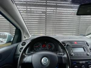 Pelēks Volkswagen Golf Plus 2005 Rīga, ar dzinēja tilpumu 1.90 L un nobraukumu 0 tūkst. km par 2600 €, foto 11 vietnē AUTOMOTO.COM.LV