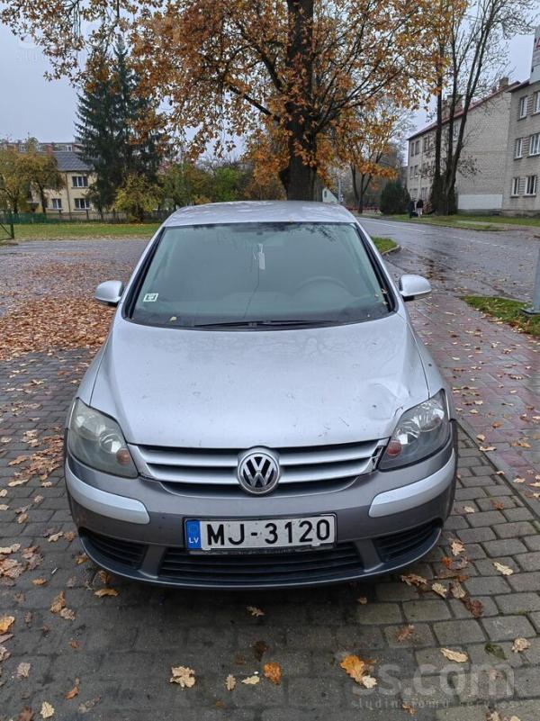 Pelēks Volkswagen Golf Plus 2005 Jēkabpils, ar dzinēja tilpumu 1.90 L un nobraukumu 364 tūkst. km par 1300 €, foto 2 vietnē AUTOMOTO.COM.LV