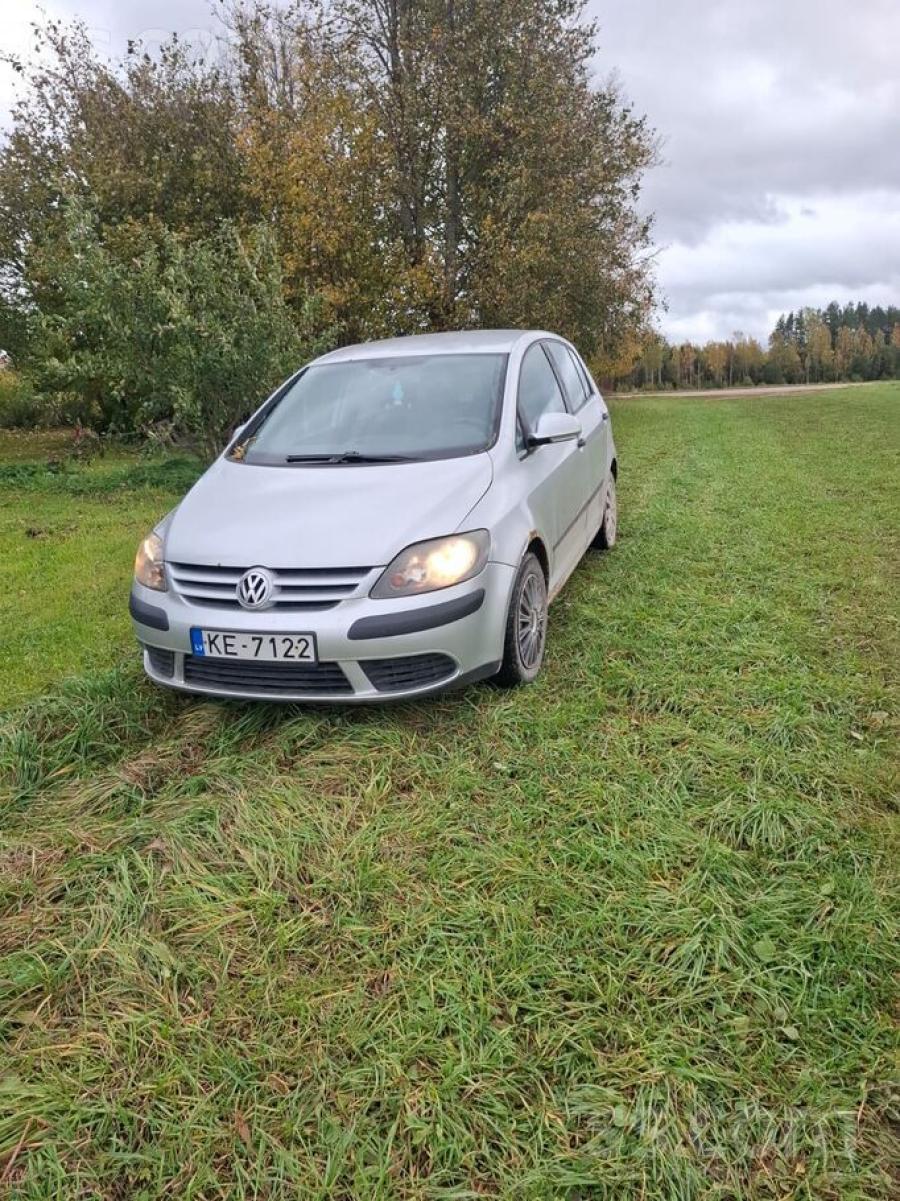 Grey Volkswagen Golf Plus 2005 in Madona, with an engine capacity of 1.90 L and mileage of 299 thousand km for 900 €, photo 1 on AUTOMOTO.COM.LV