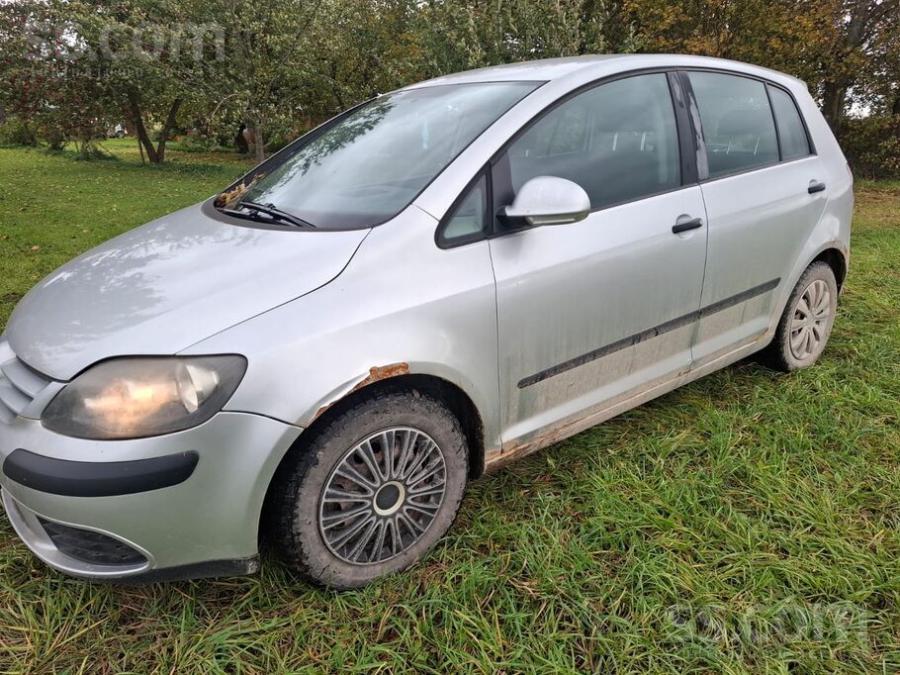 Grey Volkswagen Golf Plus 2005 in Madona, with an engine capacity of 1.90 L and mileage of 299 thousand km for 900 €, photo 3 on AUTOMOTO.COM.LV