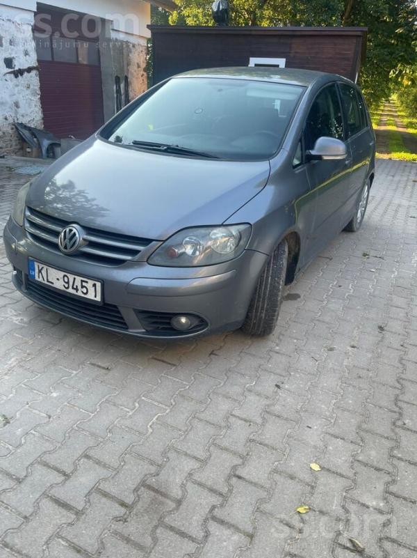 Grey Volkswagen Golf Plus 2006 in Tukums, with an engine capacity of 1.90 L and mileage of 373 thousand km for 1500 €, photo 1 on AUTOMOTO.COM.LV