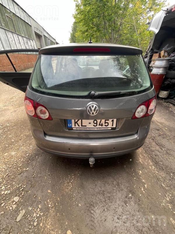 Grey Volkswagen Golf Plus 2006 in Tukums, with an engine capacity of 1.90 L and mileage of 373 thousand km for 1500 €, photo 4 on AUTOMOTO.COM.LV
