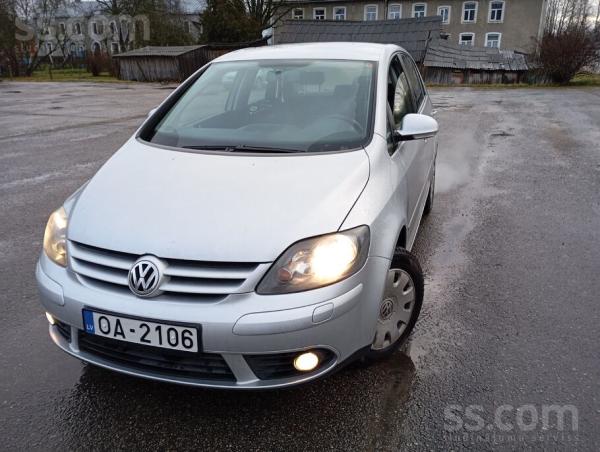 Grey Volkswagen Golf Plus 2007 in Aluksne, with an engine capacity of 1.90 L and mileage of 309 thousand km for 1850 €, photo 1 on AUTOMOTO.COM.LV