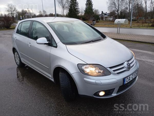Grey Volkswagen Golf Plus 2007 in Aluksne, with an engine capacity of 1.90 L and mileage of 309 thousand km for 1850 €, photo 2 on AUTOMOTO.COM.LV