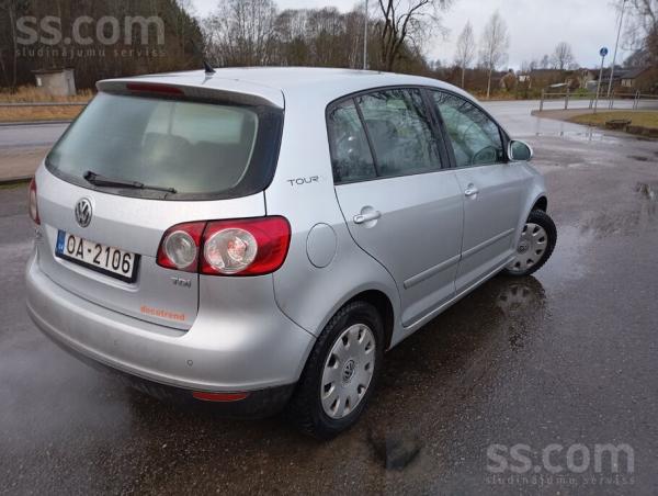 Grey Volkswagen Golf Plus 2007 in Aluksne, with an engine capacity of 1.90 L and mileage of 309 thousand km for 1850 €, photo 3 on AUTOMOTO.COM.LV