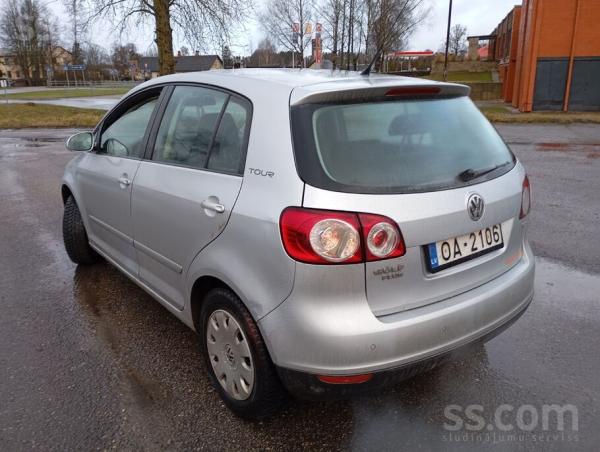 Grey Volkswagen Golf Plus 2007 in Aluksne, with an engine capacity of 1.90 L and mileage of 309 thousand km for 1850 €, photo 5 on AUTOMOTO.COM.LV
