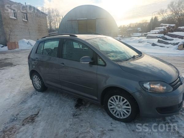 Grey Volkswagen Golf Plus 2009 in Liepaja, with an engine capacity of 1.60 L and mileage of 331 thousand km for 3999 €, photo 6 on AUTOMOTO.COM.LV