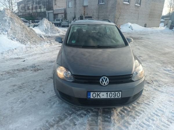 Grey Volkswagen Golf Plus 2009 in Liepaja, with an engine capacity of 1.60 L and mileage of 331 thousand km for 3999 €, photo 7 on AUTOMOTO.COM.LV