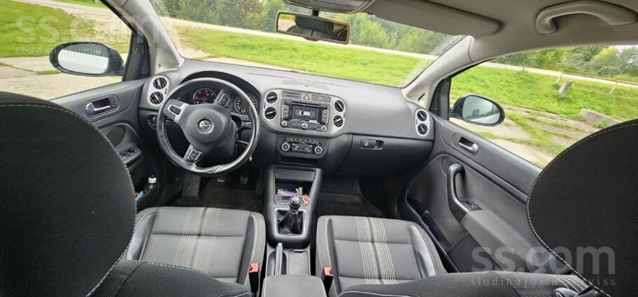 Pelēks Volkswagen Golf Plus 2013 Liepāja, ar dzinēja tilpumu 2.00 L un nobraukumu 246 tūkst. km par 4500 €, foto 6 vietnē AUTOMOTO.COM.LV