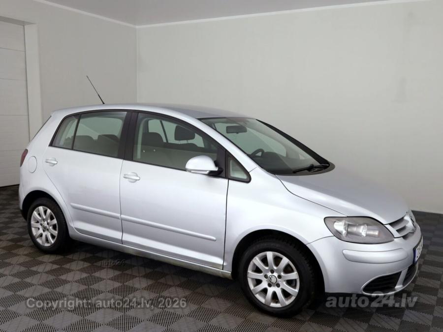 Pelēks Volkswagen Golf Plus 2005 Tallina, ar dzinēja tilpumu 1.60 L un nobraukumu 246 tūkst. km par 1499 €, foto 1 vietnē AUTOMOTO.COM.LV