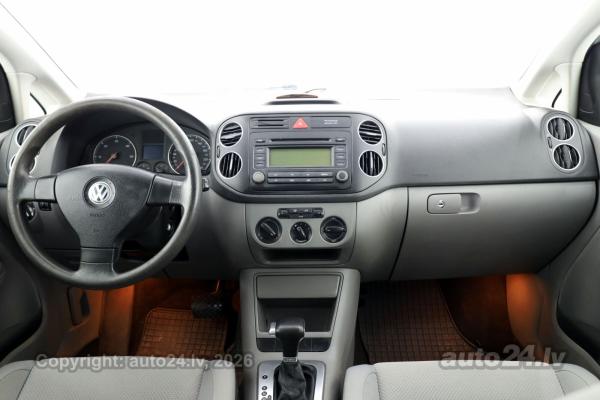 Pelēks Volkswagen Golf Plus 2006 Tallina, ar dzinēja tilpumu 2.00 L un nobraukumu 373 tūkst. km par 999 €, foto 5 vietnē AUTOMOTO.COM.LV