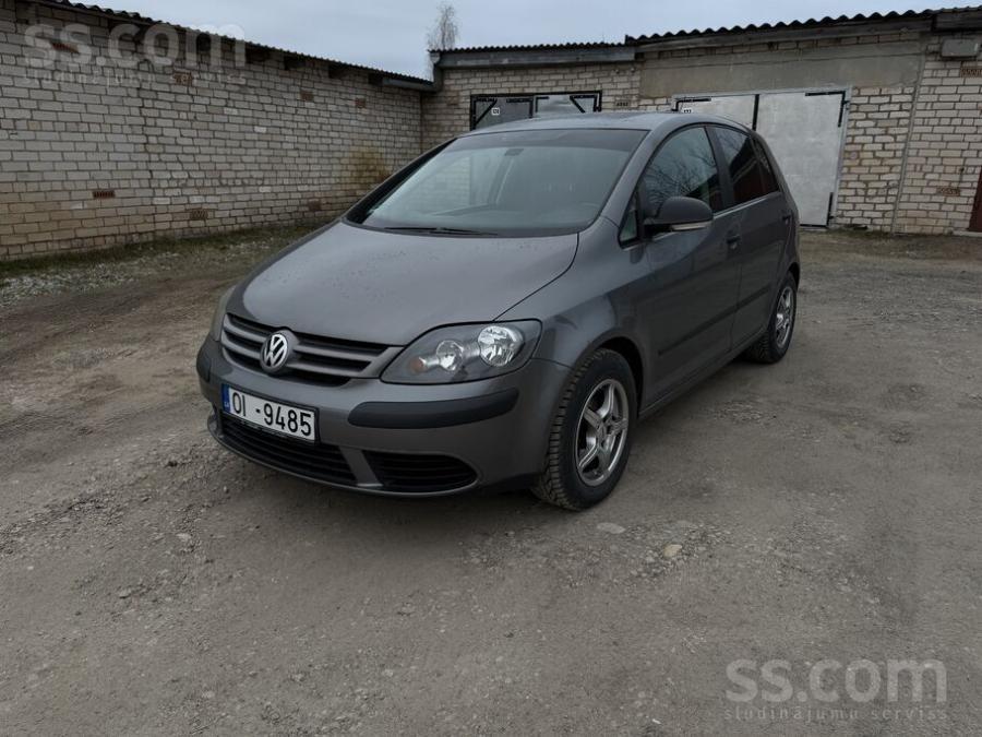 Grey Volkswagen Golf Plus 2007 in Ludza, with an engine capacity of 1.90 L and mileage of 158 thousand km for 4550 €, photo 3 on AUTOMOTO.COM.LV