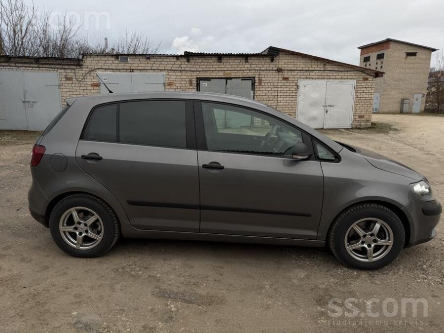 Grey Volkswagen Golf Plus 2007 in Ludza, with an engine capacity of 1.90 L and mileage of 158 thousand km for 4550 €, photo 5 on AUTOMOTO.COM.LV