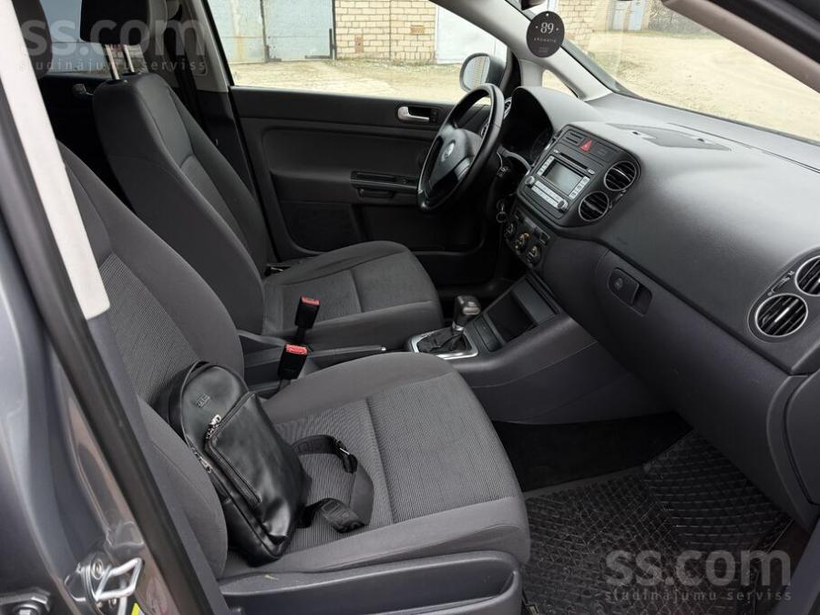 Grey Volkswagen Golf Plus 2007 in Ludza, with an engine capacity of 1.90 L and mileage of 158 thousand km for 4550 €, photo 7 on AUTOMOTO.COM.LV