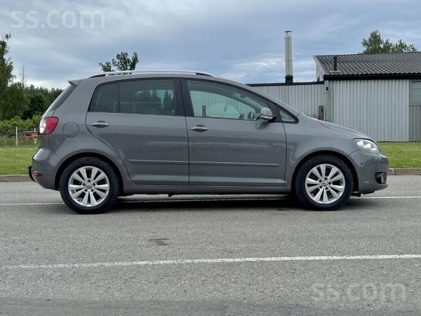 Pelēks Volkswagen Golf Plus 2010 Cēsis, ar dzinēja tilpumu 1.40 L un nobraukumu 230 tūkst. km par 5800 €, foto 5 vietnē AUTOMOTO.COM.LV