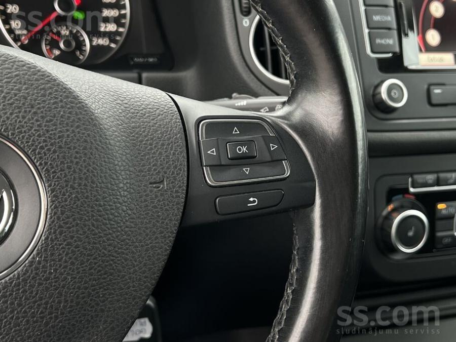 Pelēks Volkswagen Golf Plus 2010 Cēsis, ar dzinēja tilpumu 1.40 L un nobraukumu 230 tūkst. km par 5800 €, foto 19 vietnē AUTOMOTO.COM.LV
