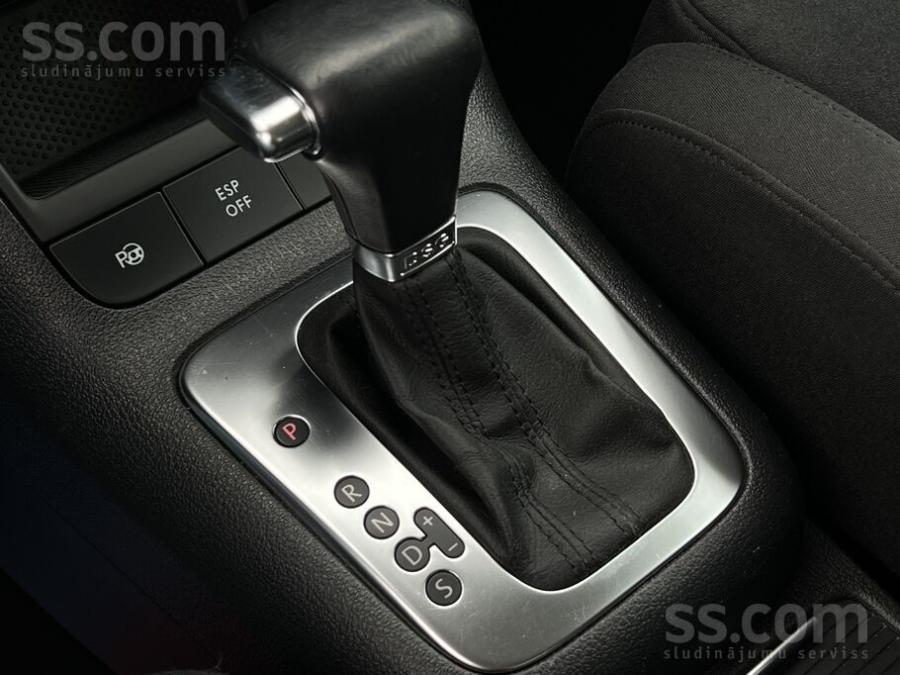 Pelēks Volkswagen Golf Plus 2010 Cēsis, ar dzinēja tilpumu 1.40 L un nobraukumu 230 tūkst. km par 5800 €, foto 20 vietnē AUTOMOTO.COM.LV