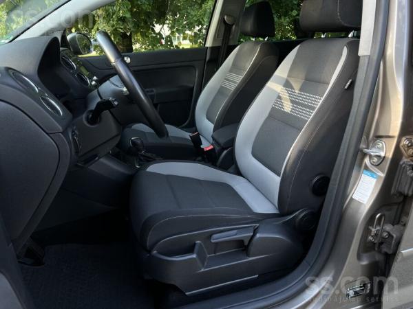 Volkswagen Golf Plus 2013 Cēsis vietnē Pelēks Volkswagen Golf Plus 2013 Cēsis, ar dzinēja tilpumu 2.00 L un nobraukumu 266 tūkst. km par 6500 €, foto 9 vietnē AUTOMOTO.COM.LV