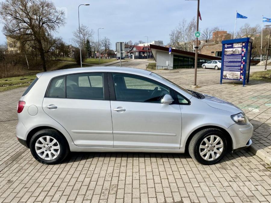 Volkswagen Golf Plus 2005 in Rezekne, with an engine capacity of 1.90 L and mileage of 0 thousand km for 3250 €, photo 7 on AUTOMOTO.COM.LV