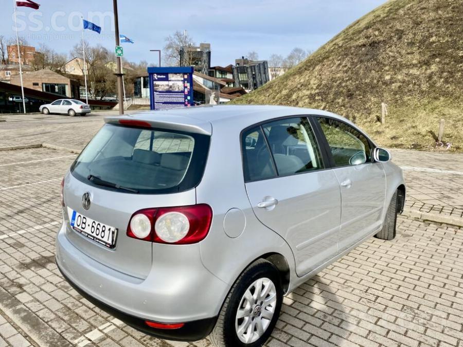 Volkswagen Golf Plus 2005 in Rezekne, with an engine capacity of 1.90 L and mileage of 0 thousand km for 3250 €, photo 8 on AUTOMOTO.COM.LV