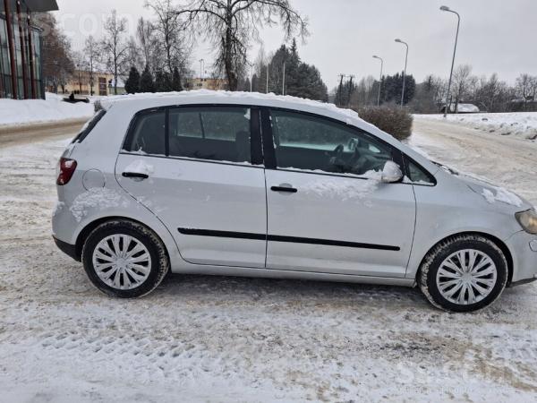 Volkswagen Golf Plus 2005 Cēsis, ar dzinēja tilpumu 1.60 L un nobraukumu 195 tūkst. km par 950 €, foto 4 vietnē AUTOMOTO.COM.LV