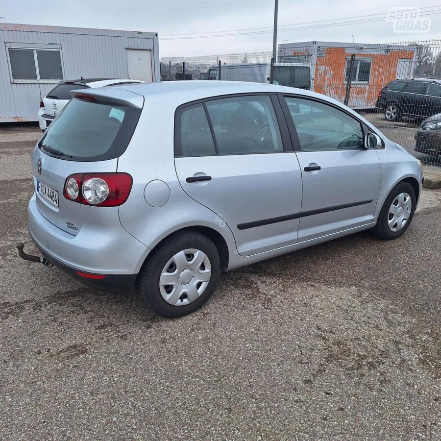 Volkswagen Golf Plus 2005 Marijampole, ar dzinēja tilpumu 1.60 L un nobraukumu 132 tūkst. km par 2350 €, foto 4 vietnē AUTOMOTO.COM.LV