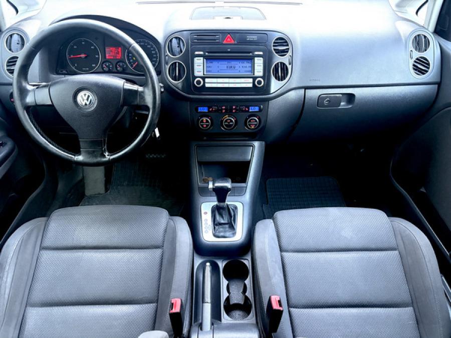Volkswagen Golf Plus 2005 in Tallinn, with an engine capacity of 2.00 L and mileage of 302 thousand km for 2199 €, photo 8 on AUTOMOTO.COM.LV
