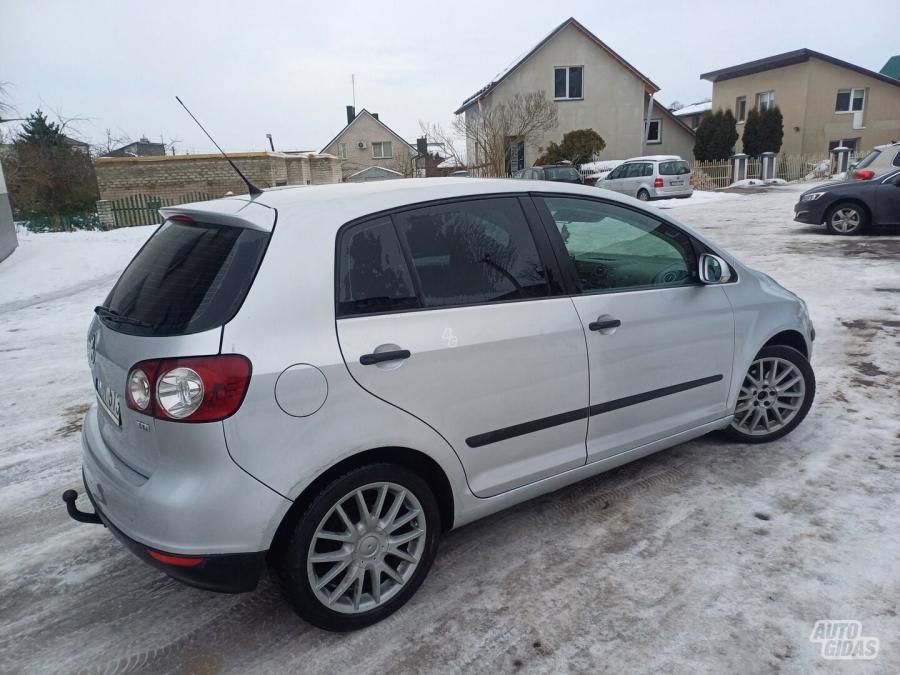 Volkswagen Golf Plus 2006 in Kaunas, with an engine capacity of 1.90 L and mileage of 2615 thousand km for 1750 €, photo 8 on AUTOMOTO.COM.LV