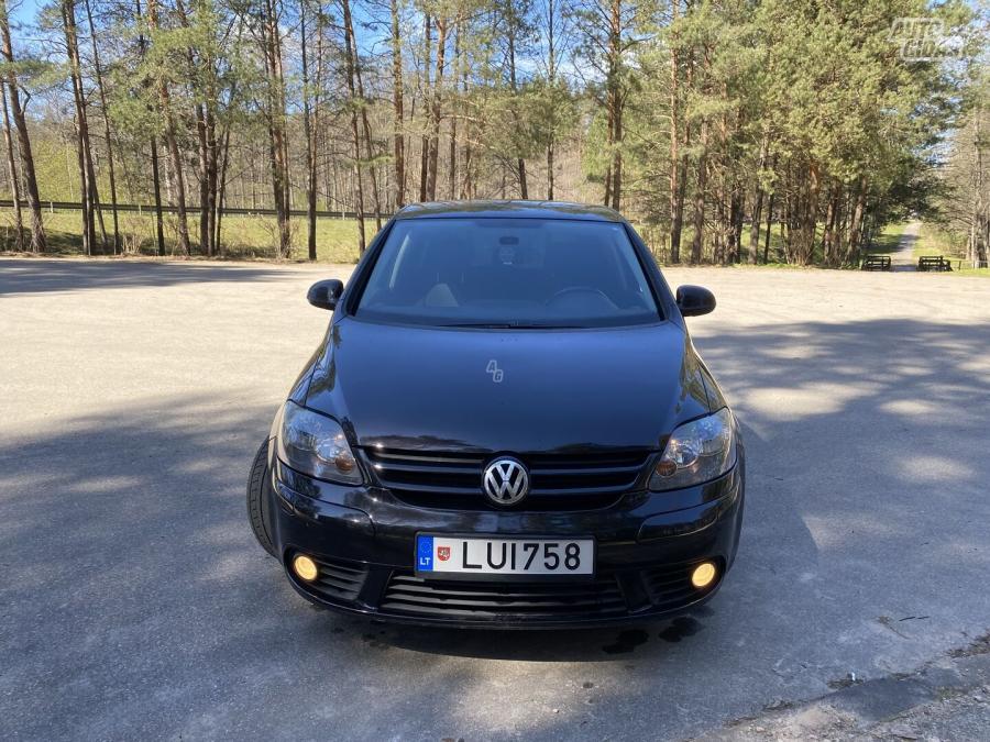 Volkswagen Golf Plus 2006 in Ignalina, with an engine capacity of 2.00 L and mileage of 284 thousand km for 2000 €, photo 3 on AUTOMOTO.COM.LV