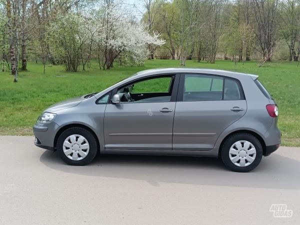 Volkswagen Golf Plus 2006 Šauļi, ar dzinēja tilpumu 1.90 L un nobraukumu 300 tūkst. km par 1600 €, foto 2 vietnē AUTOMOTO.COM.LV