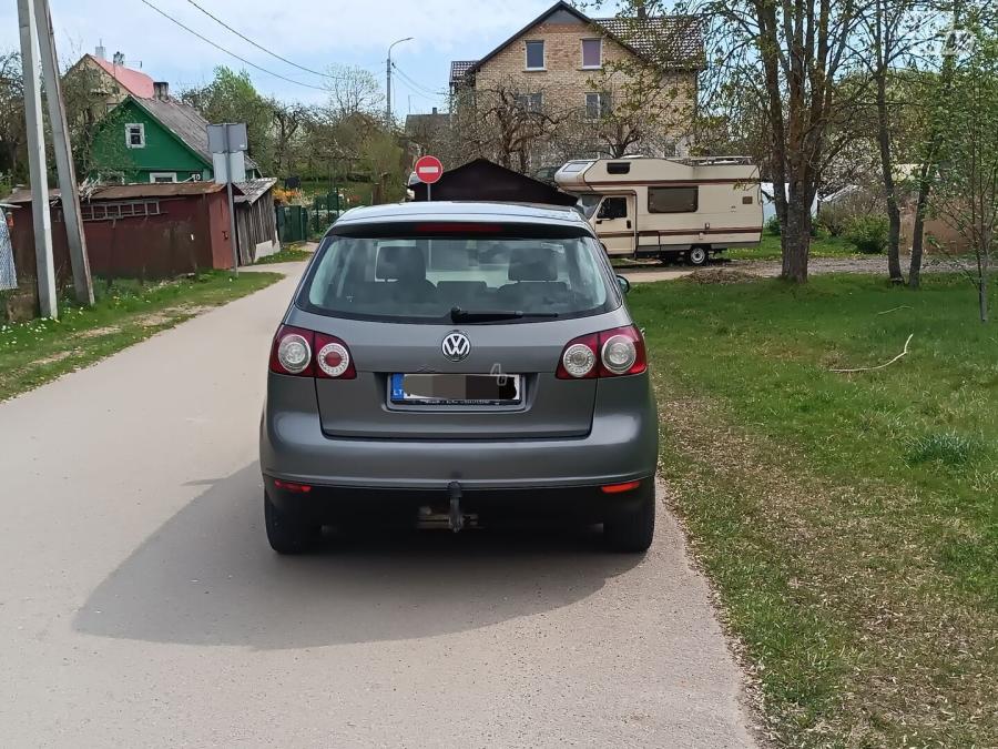 Volkswagen Golf Plus 2006 Šauļi, ar dzinēja tilpumu 1.90 L un nobraukumu 300 tūkst. km par 1600 €, foto 5 vietnē AUTOMOTO.COM.LV