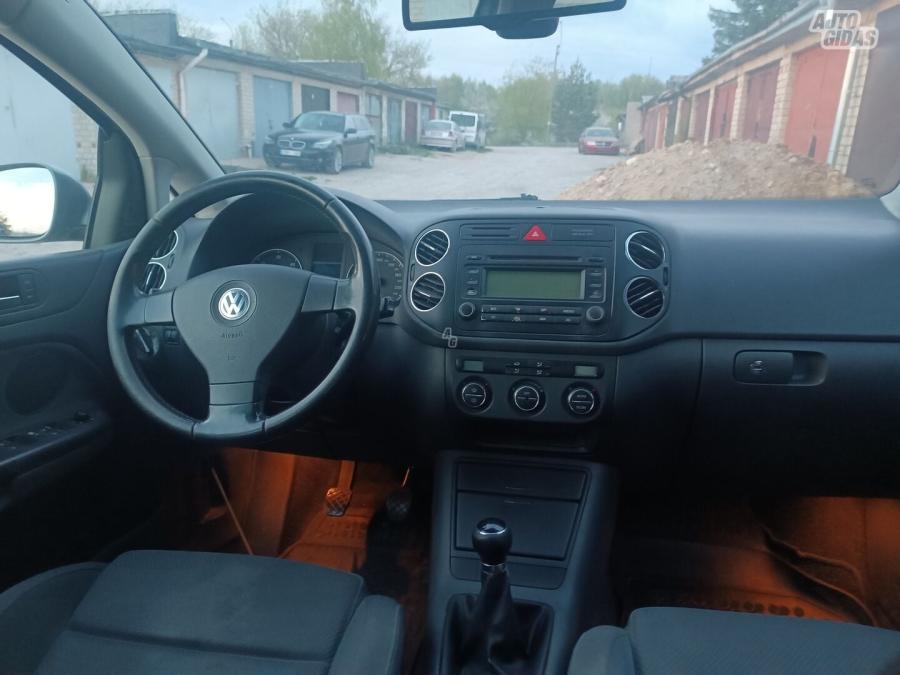 Volkswagen Golf Plus 2006 Šauļi, ar dzinēja tilpumu 1.90 L un nobraukumu 300 tūkst. km par 1600 €, foto 10 vietnē AUTOMOTO.COM.LV
