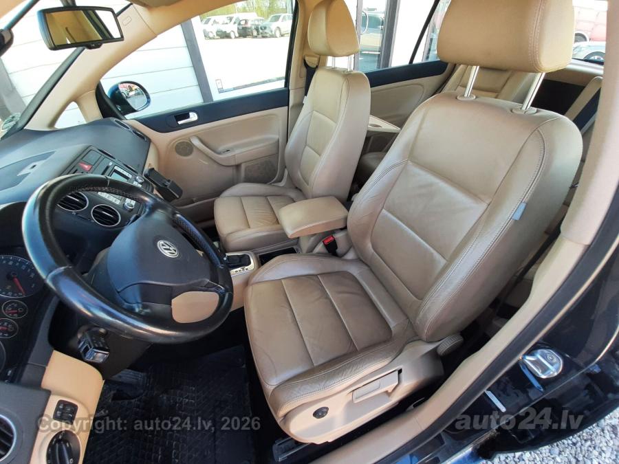 Volkswagen Golf Plus 2006 Tartu, ar dzinēja tilpumu 2.00 L un nobraukumu 201 tūkst. km par 3800 €, foto 13 vietnē AUTOMOTO.COM.LV