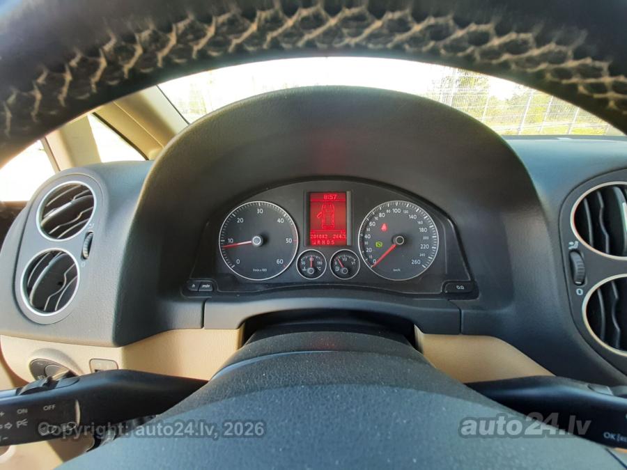 Volkswagen Golf Plus 2006 Tartu, ar dzinēja tilpumu 2.00 L un nobraukumu 201 tūkst. km par 3800 €, foto 18 vietnē AUTOMOTO.COM.LV