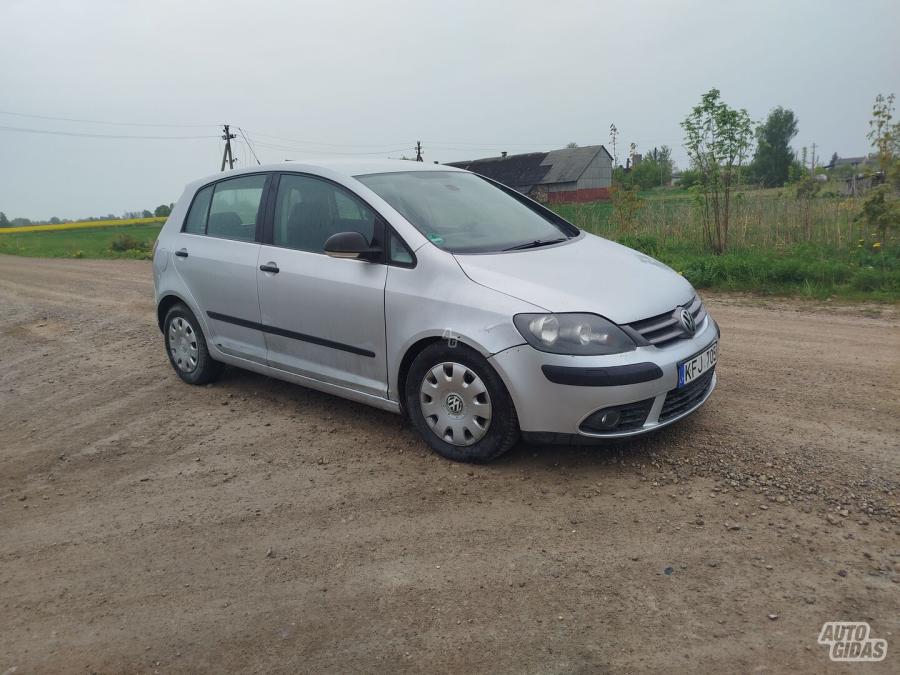 Volkswagen Golf Plus 2006 in Pakruojis, with an engine capacity of 1.90 L and mileage of 291 thousand km for 999 €, photo 1 on AUTOMOTO.COM.LV