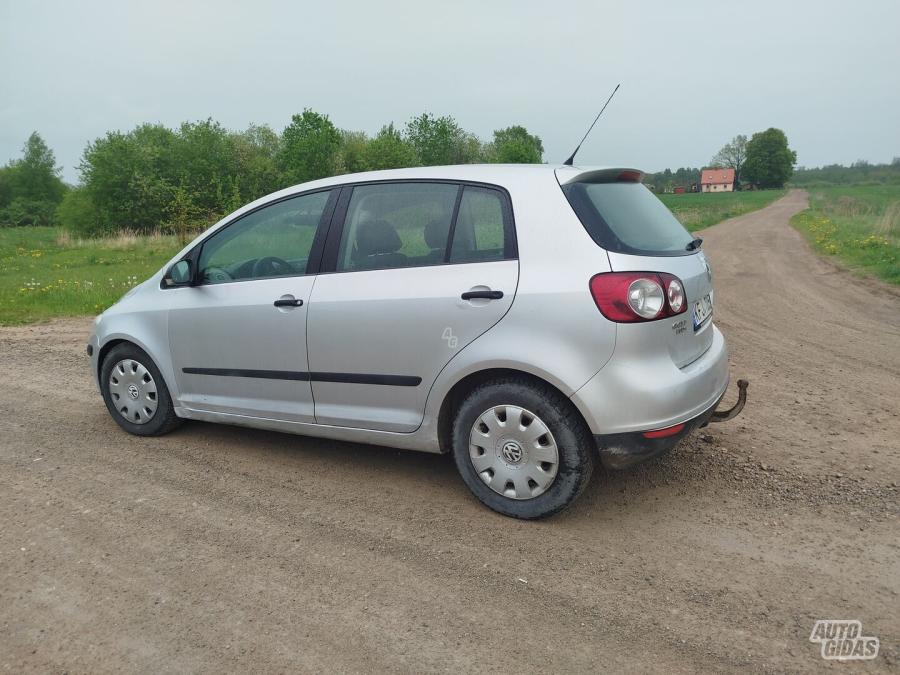 Volkswagen Golf Plus 2006 in Pakruojis, with an engine capacity of 1.90 L and mileage of 291 thousand km for 999 €, photo 3 on AUTOMOTO.COM.LV