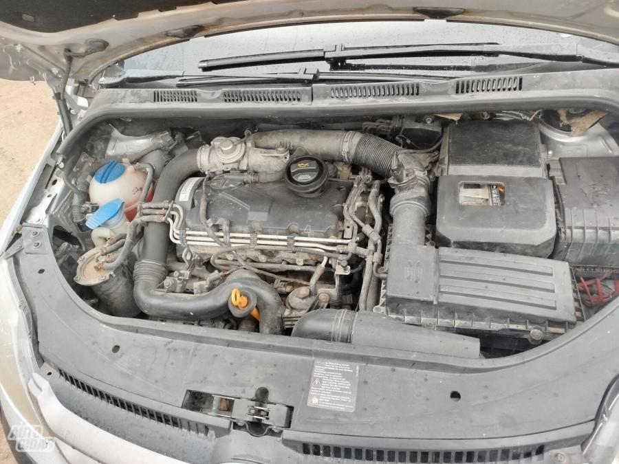 Volkswagen Golf Plus 2006 in Pakruojis, with an engine capacity of 1.90 L and mileage of 291 thousand km for 999 €, photo 5 on AUTOMOTO.COM.LV
