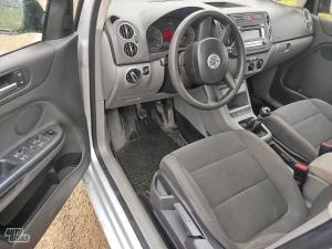 Volkswagen Golf Plus 2006 in Pakruojis, with an engine capacity of 1.90 L and mileage of 291 thousand km for 999 €, photo 6 on AUTOMOTO.COM.LV