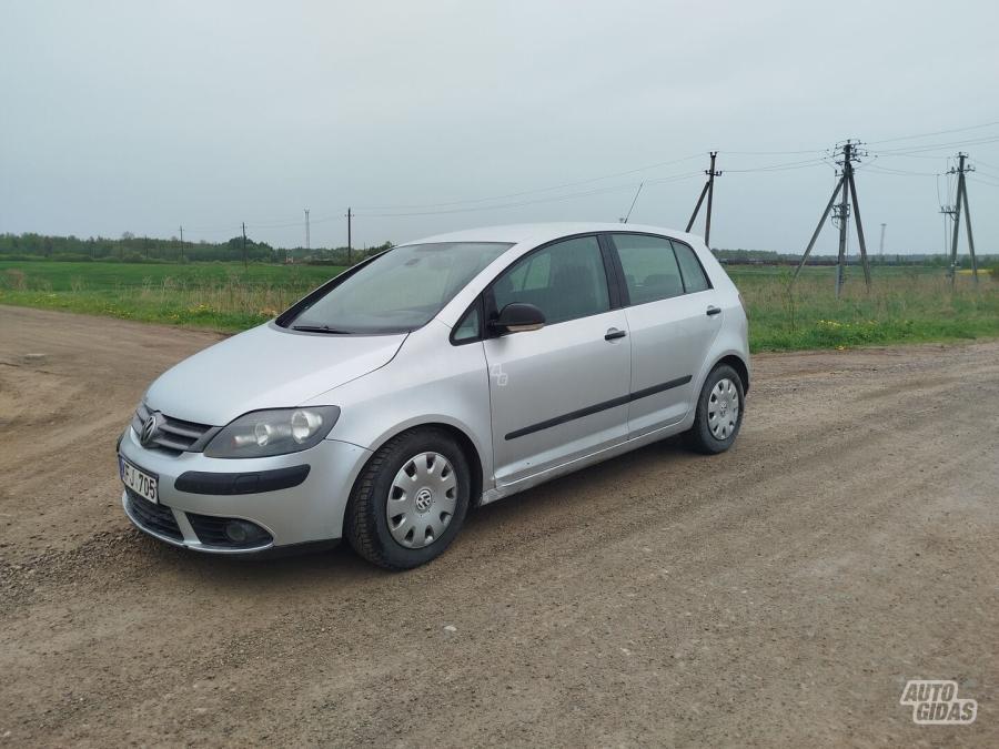 Volkswagen Golf Plus 2006 in Pakruojis, with an engine capacity of 1.90 L and mileage of 291 thousand km for 999 €, photo 8 on AUTOMOTO.COM.LV