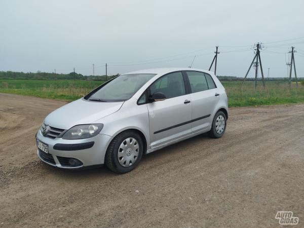 Volkswagen Golf Plus 2006 in Pakruojis, with an engine capacity of 1.90 L and mileage of 291 thousand km for 820 €, photo 7 on AUTOMOTO.COM.LV