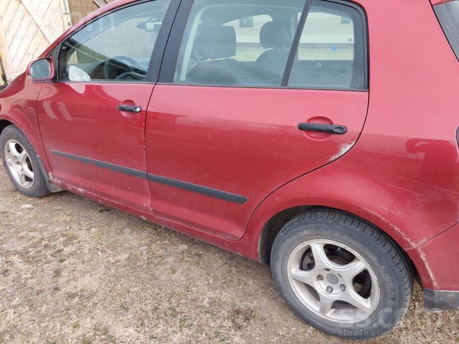 Volkswagen Golf Plus 2006 in Riga, with an engine capacity of 1.60 L and mileage of 306 thousand km for 1700 €, photo 8 on AUTOMOTO.COM.LV