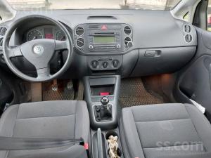 Volkswagen Golf Plus 2006 in Riga, with an engine capacity of 1.60 L and mileage of 306 thousand km for 1700 €, photo 9 on AUTOMOTO.COM.LV