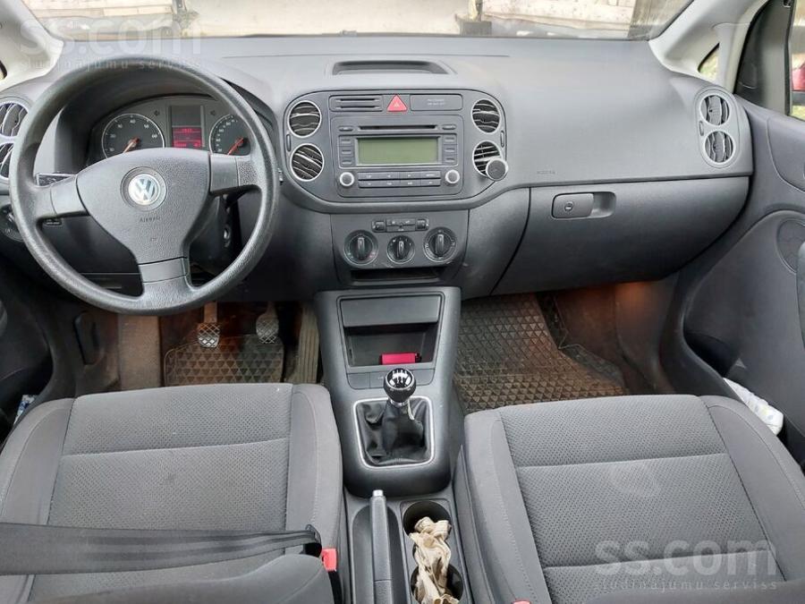 Volkswagen Golf Plus 2006 in Riga, with an engine capacity of 1.60 L and mileage of 306 thousand km for 1700 €, photo 9 on AUTOMOTO.COM.LV